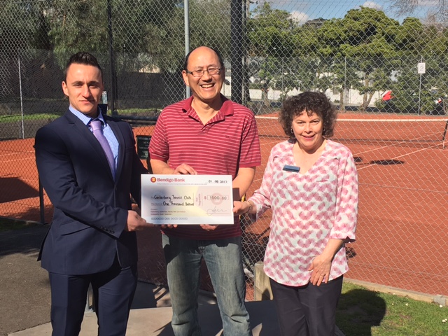 Bendigo Bank present $1000 cheque to club - Canterbury Tennis Club